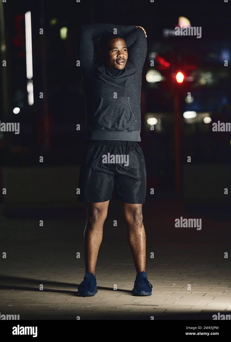 Night fitness hi-res stock photography and images - Alamy