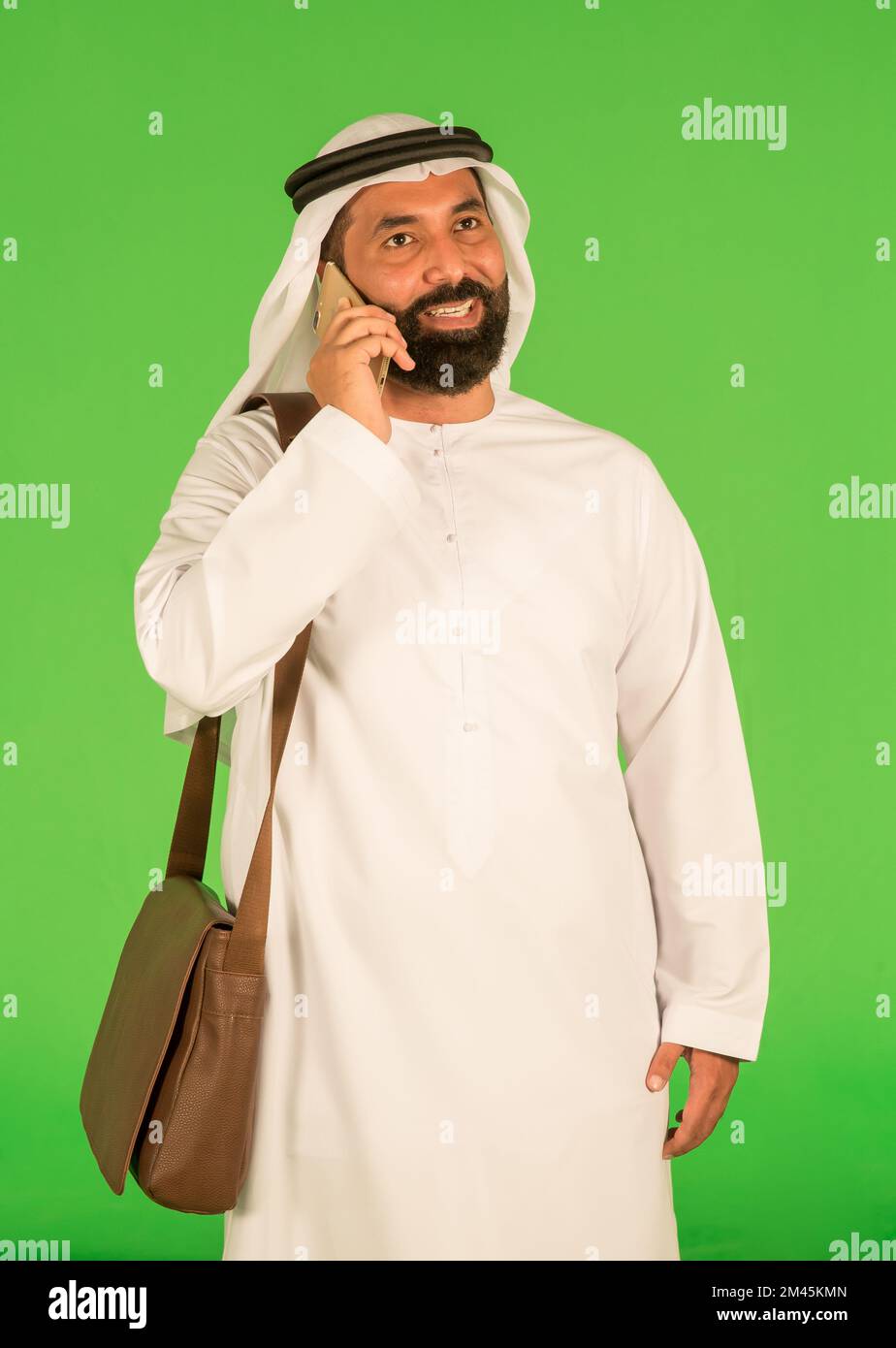 Arab man mobile phone hi-res stock photography and images - Alamy