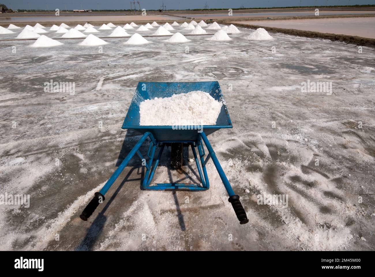 Salt trolley hi-res stock photography and images - Alamy