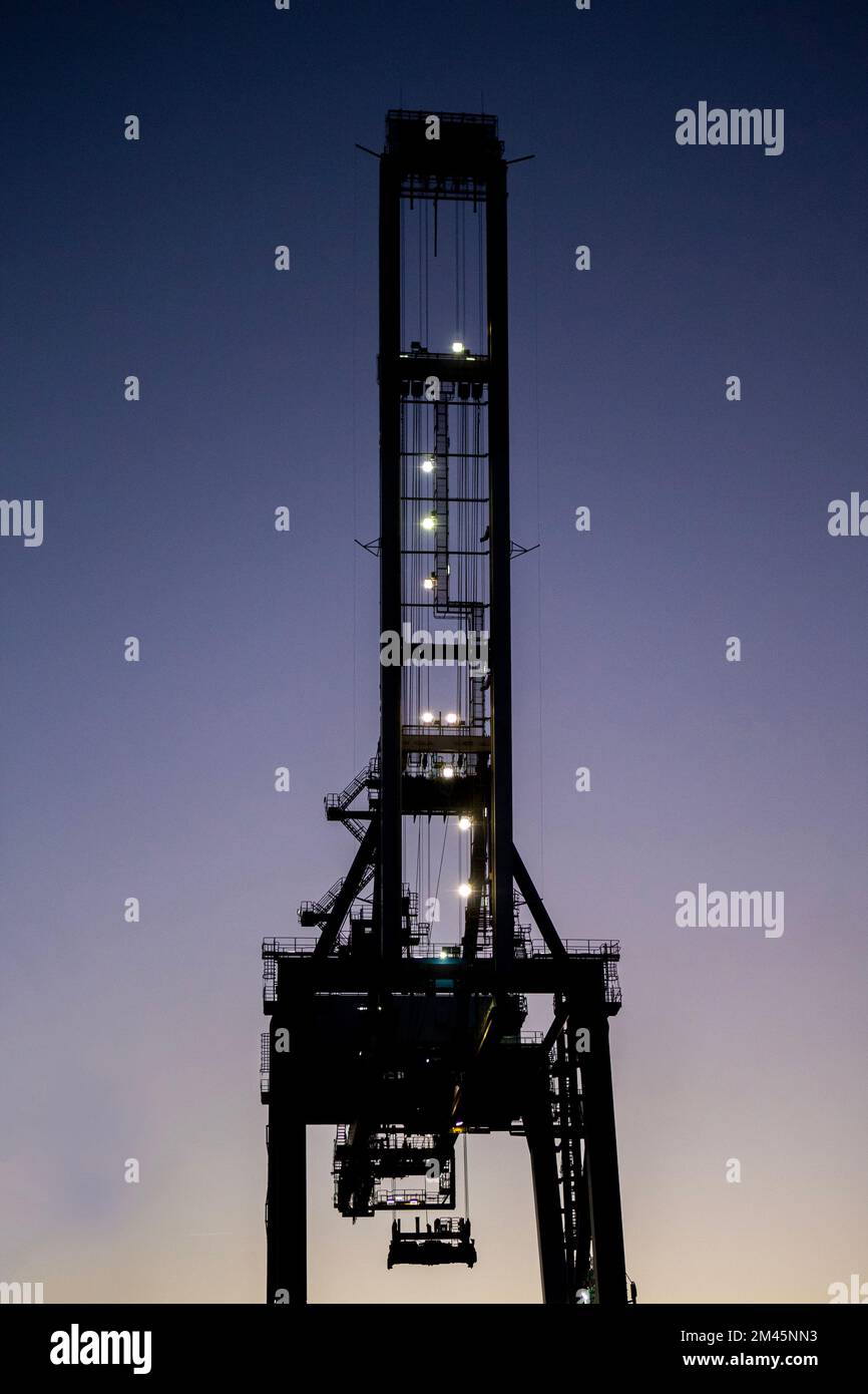 Berthing hi-res stock photography and images - Alamy