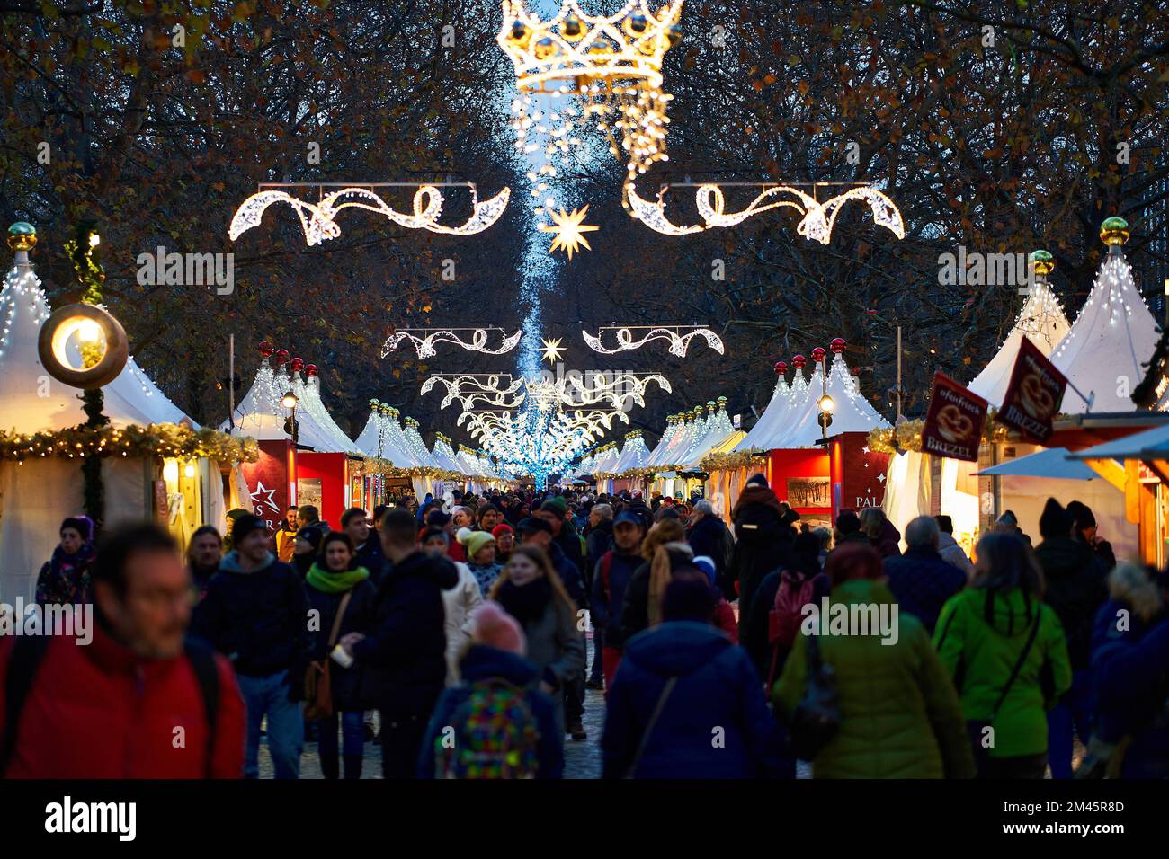 Christmas market Striezelmarkt in Dresden, Germany Stock Photo - Alamy