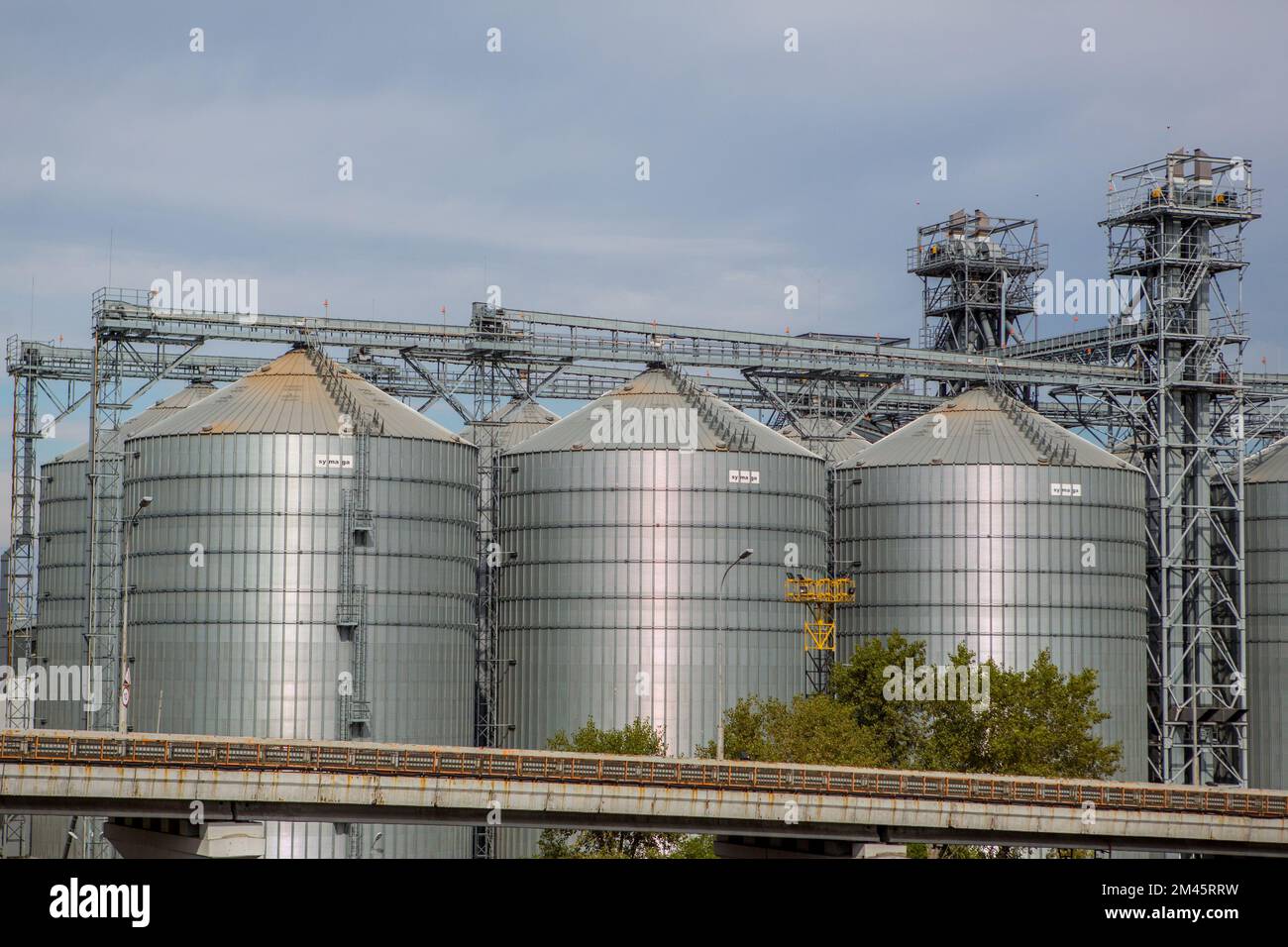 Odessa, Ukraine SIRCA 2018: Port grain elevator. Industrial sea trading ...