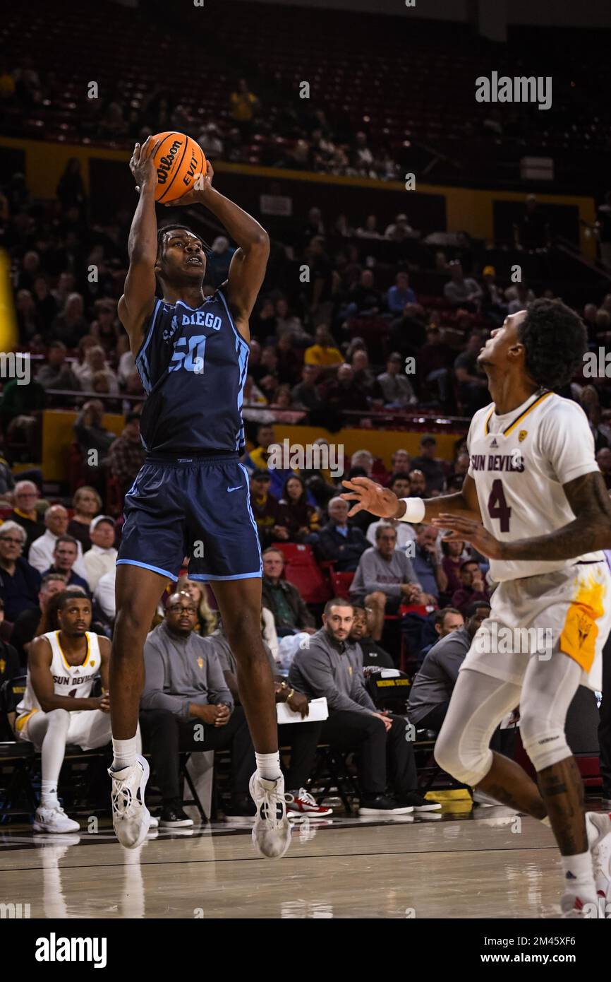 University of San Diego guard Eric Williams Jr. (50) takes a shot in ...