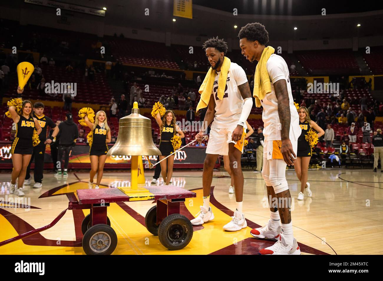 Arizona State forward Warren Washington (22) and guard Desmond ...