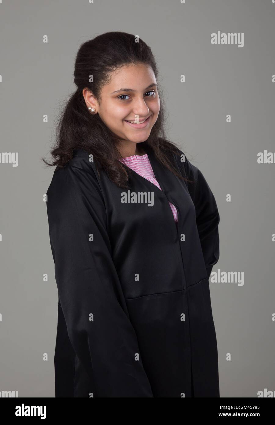 Portrait of an arab girl Stock Photo - Alamy
