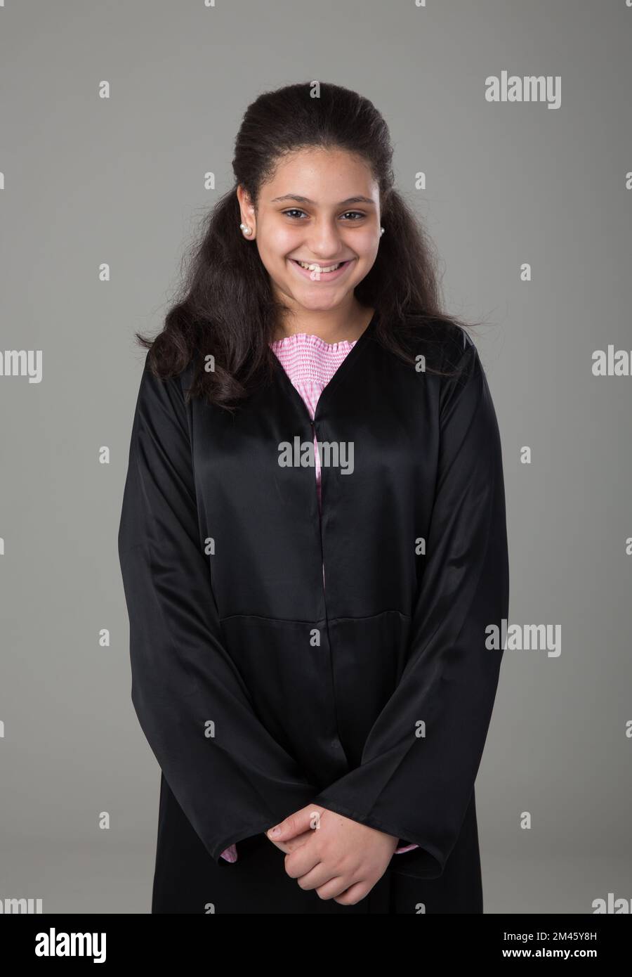 Portrait of an arab girl Stock Photo - Alamy