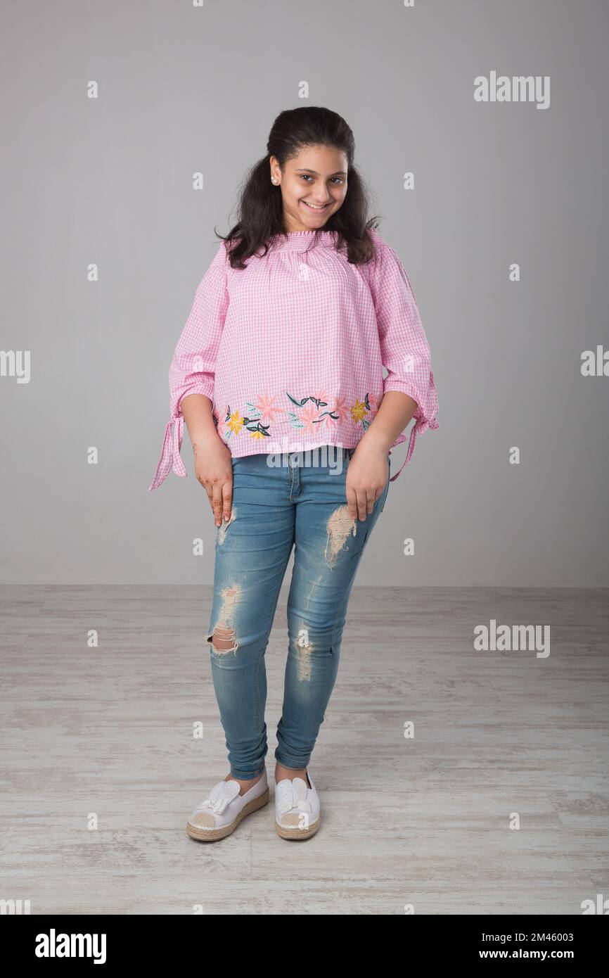 Portrait of a young teenage arab girl Stock Photo - Alamy