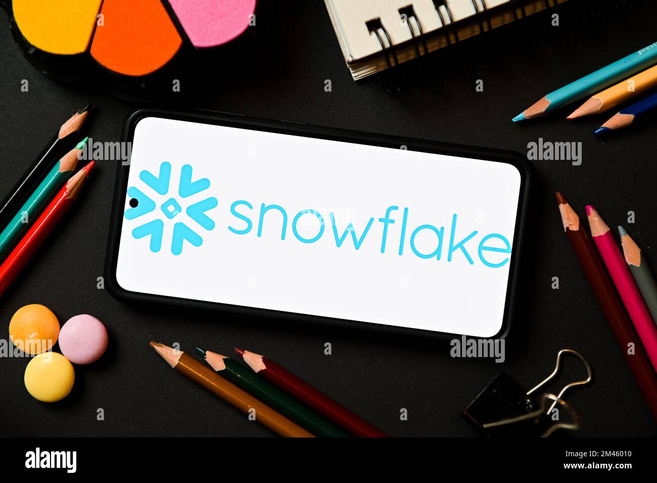 Poland. 17th Dec, 2022. In this photo illustration a Snowflake logo ...