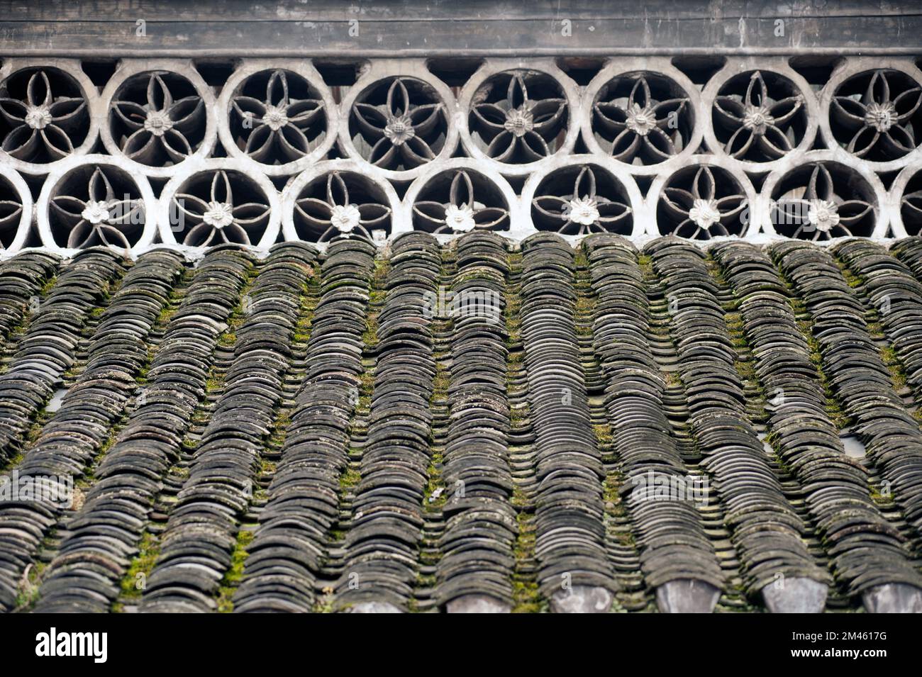 Ceramic texture roof on traditional Chinese house Stock Photo - Alamy