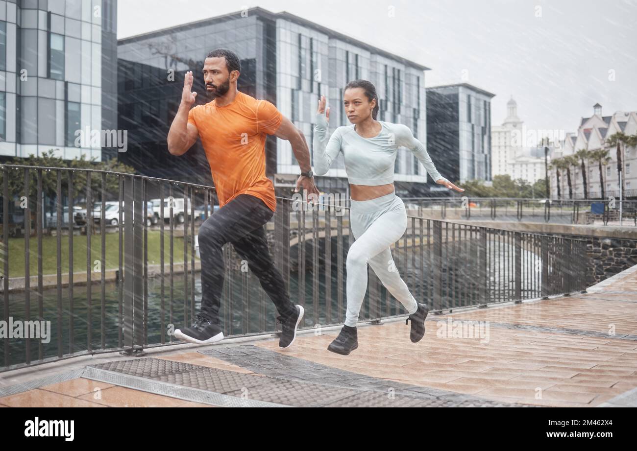 Running couple hi-res stock photography and images - Alamy