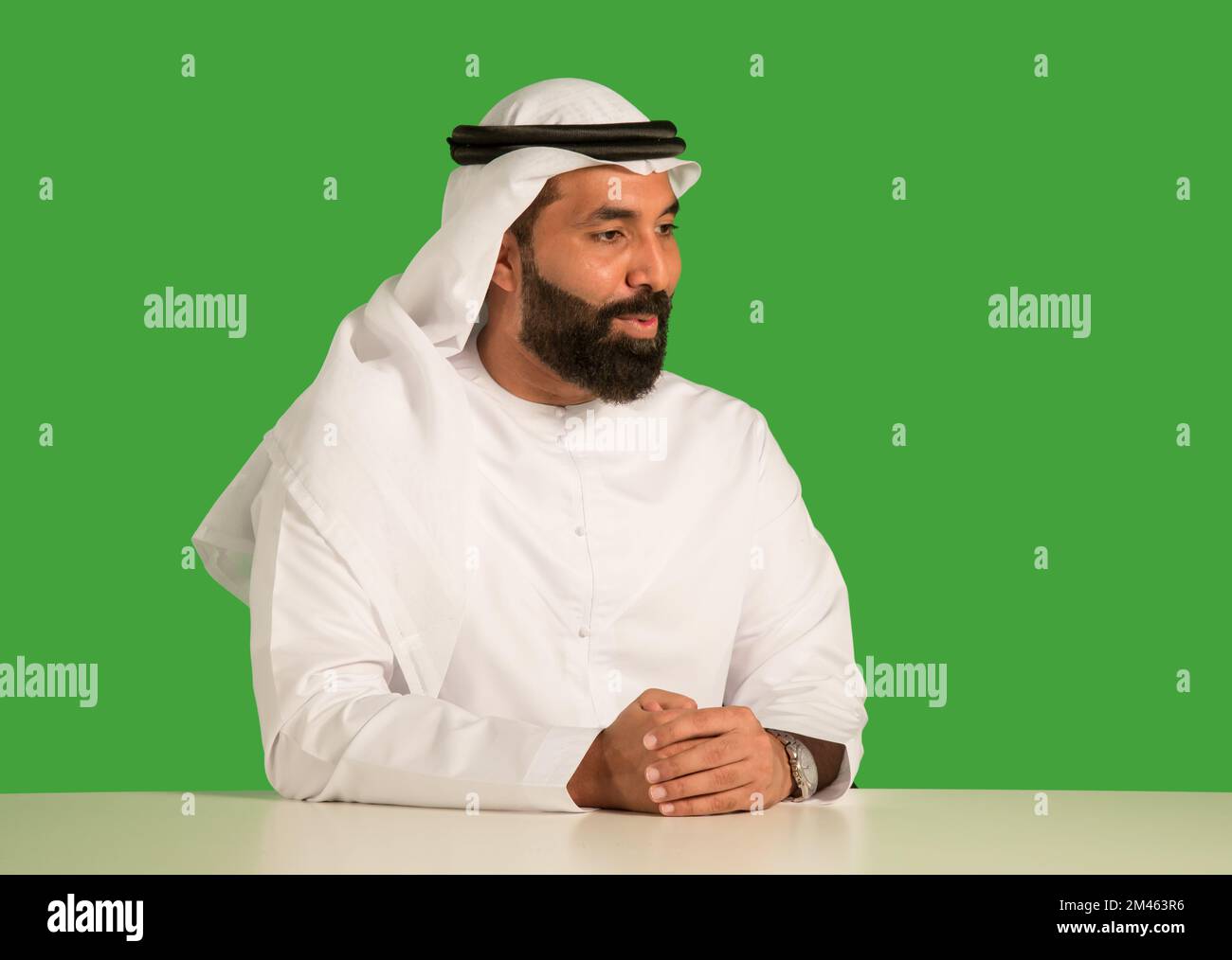 Portrait of an Emirati man Stock Photo - Alamy