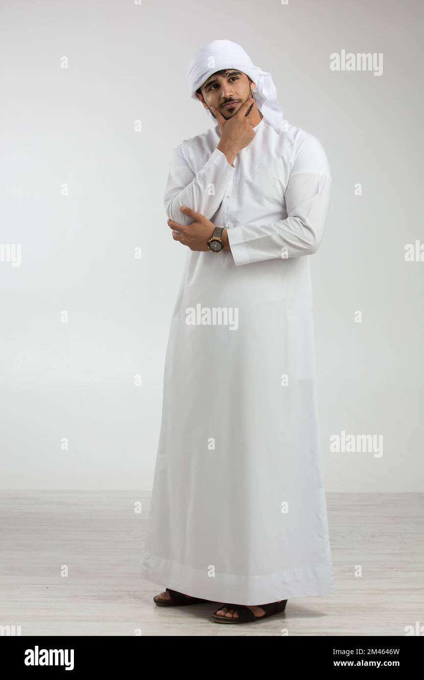 Portrait of an Emirati man Stock Photo - Alamy