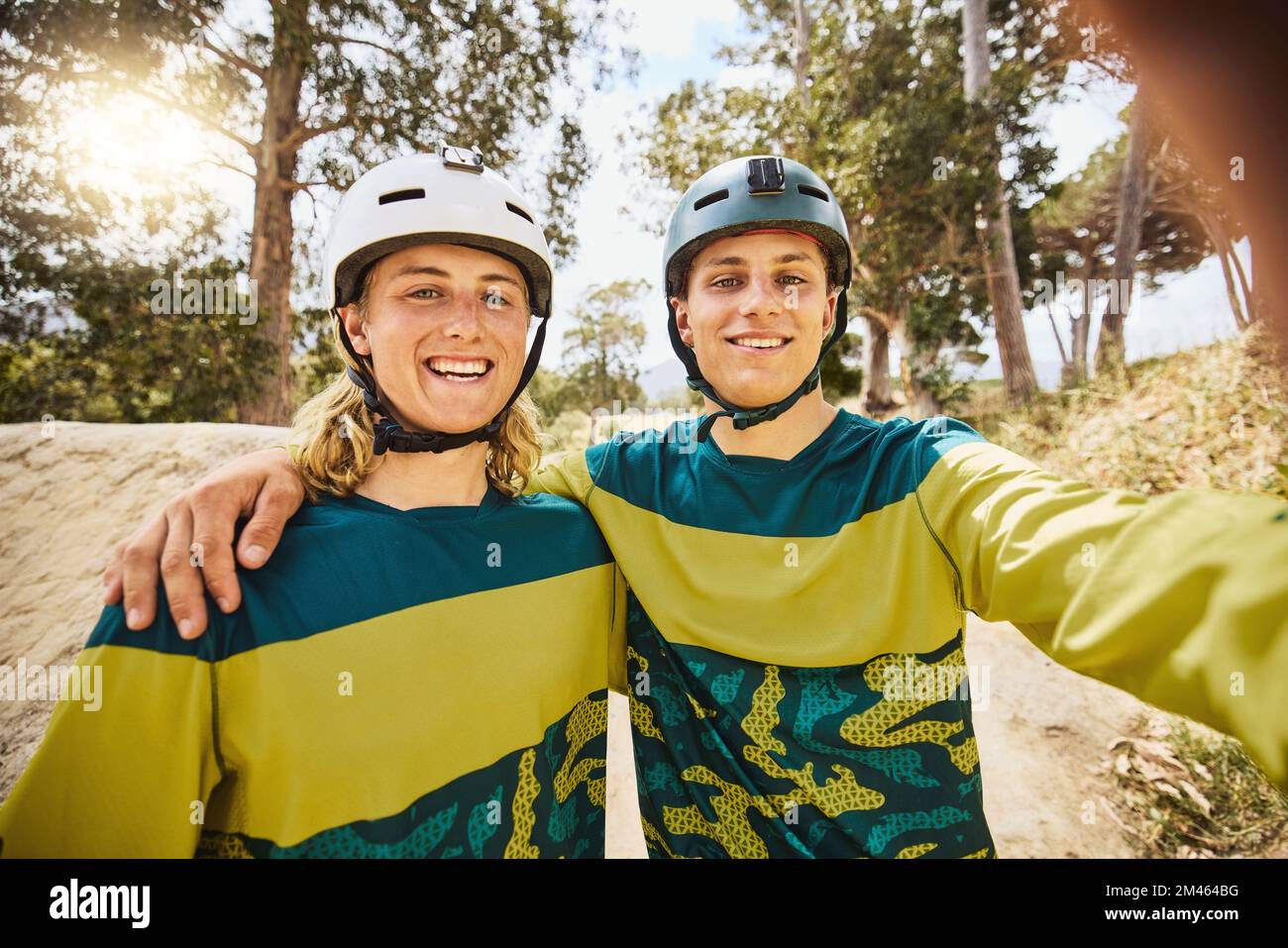 Funny cycling picture hi-res stock photography and images - Alamy