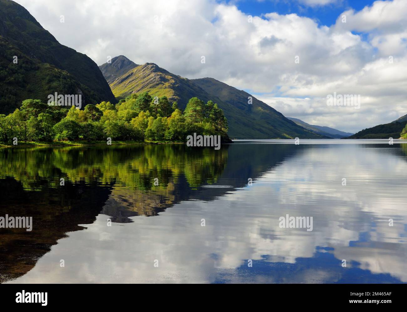 Reflections in Loch Shiel at Glenfinnan in the Scottish Highlands Stock ...