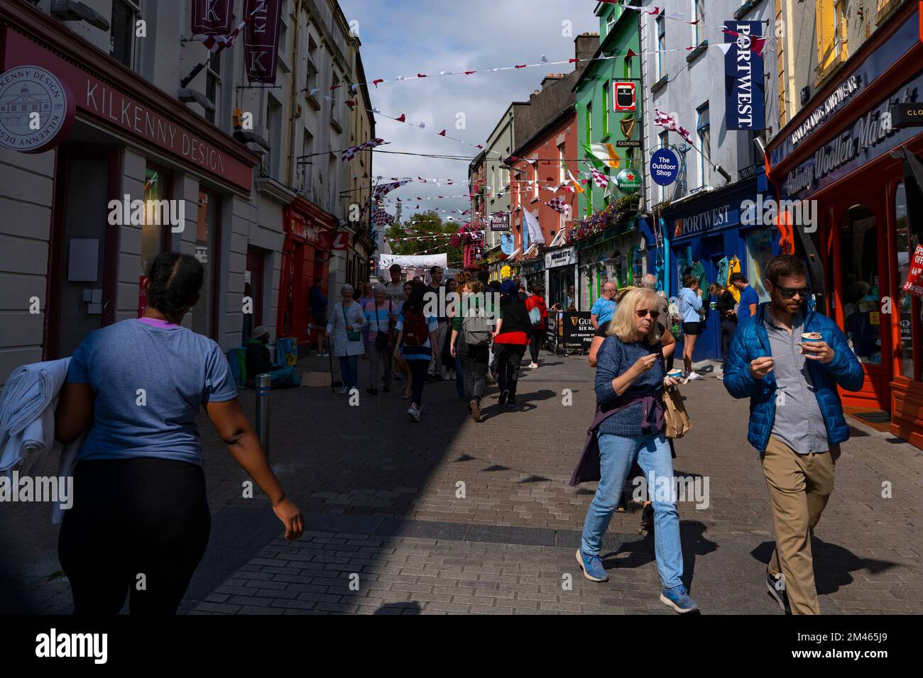 Quay street galway city hi-res stock photography and images - Alamy