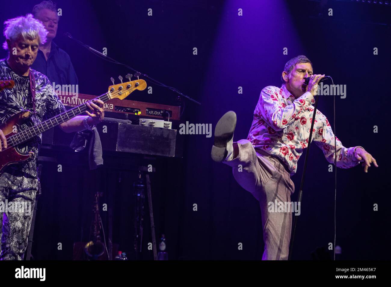 AMSTERDAM - Frontman Huub van der Lubbe of De Dijk during an intimate ...