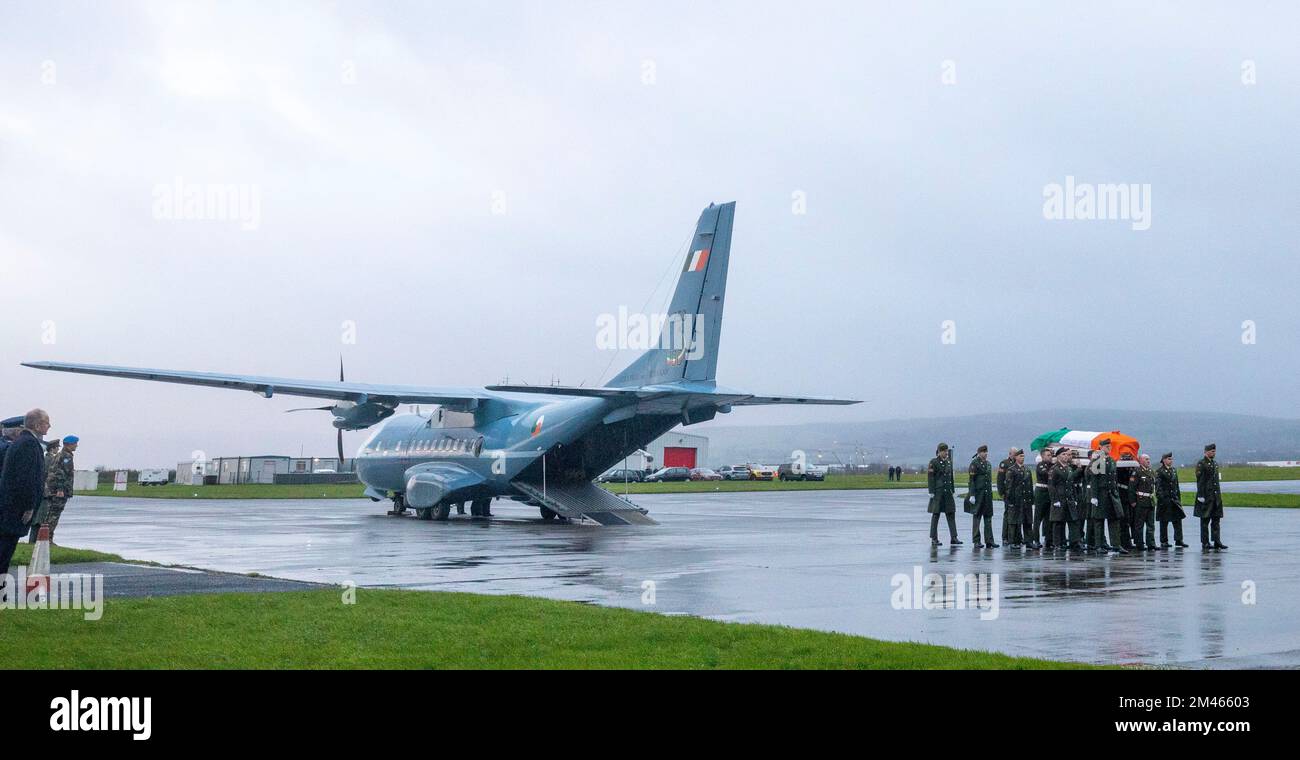 The body of Irish UN peacekeeping soldier Sean Rooney arriving at ...