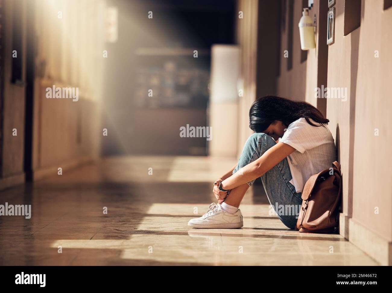Sad indian girl hi-res stock photography and images - Alamy