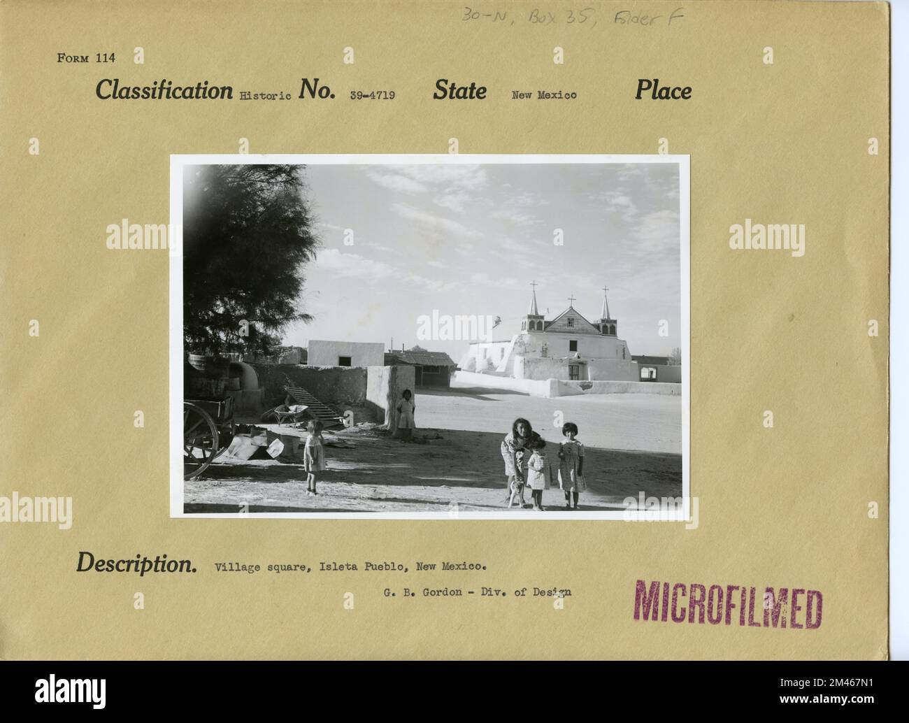 Native american village layout hi-res stock photography and images - Alamy