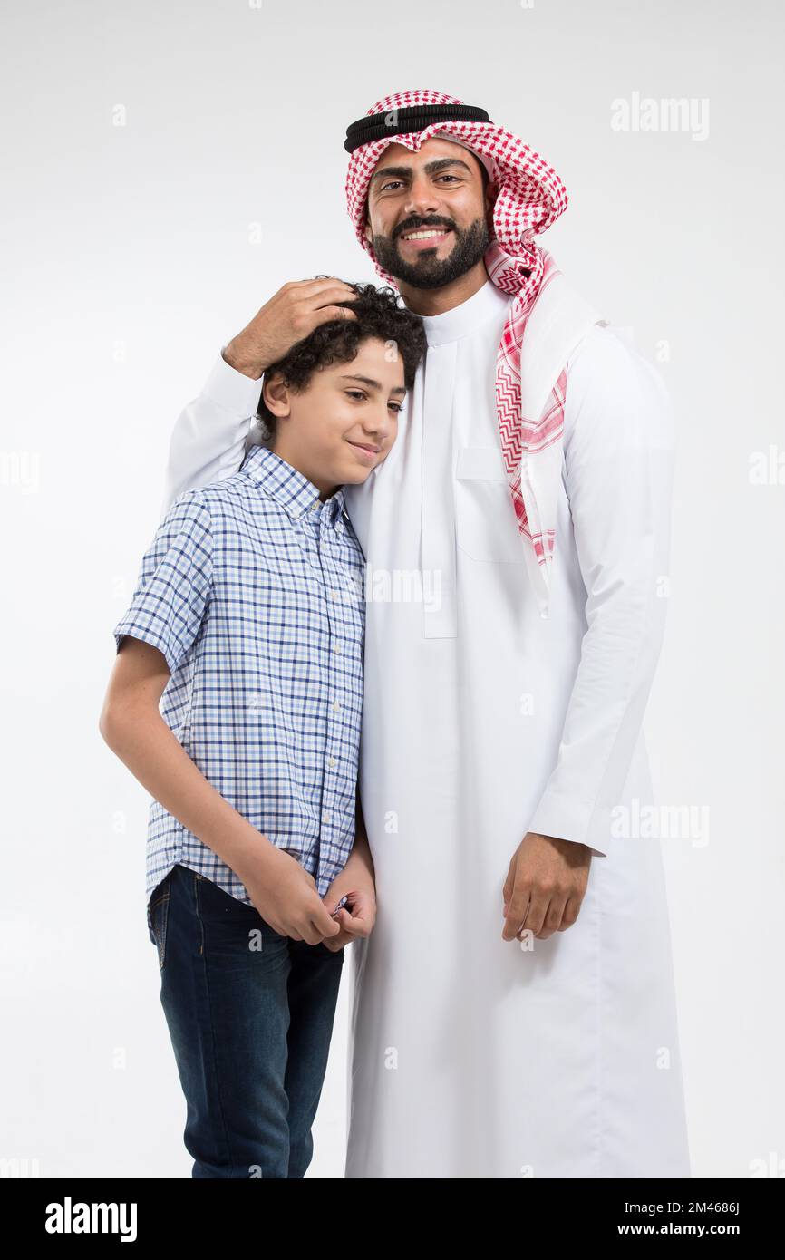 Arab father and son Stock Photo - Alamy