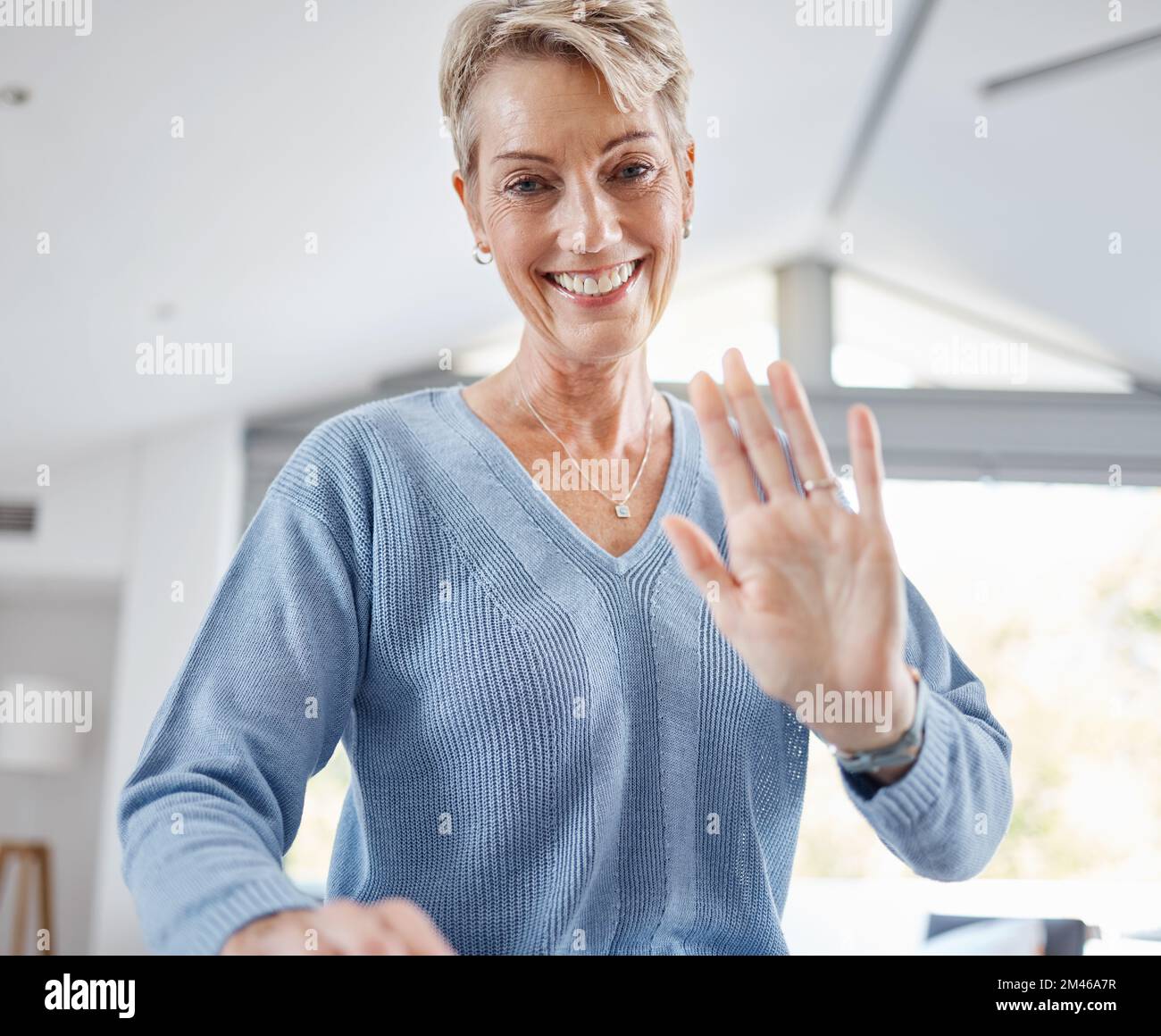 Elder woman hand hi-res stock photography and images - Alamy