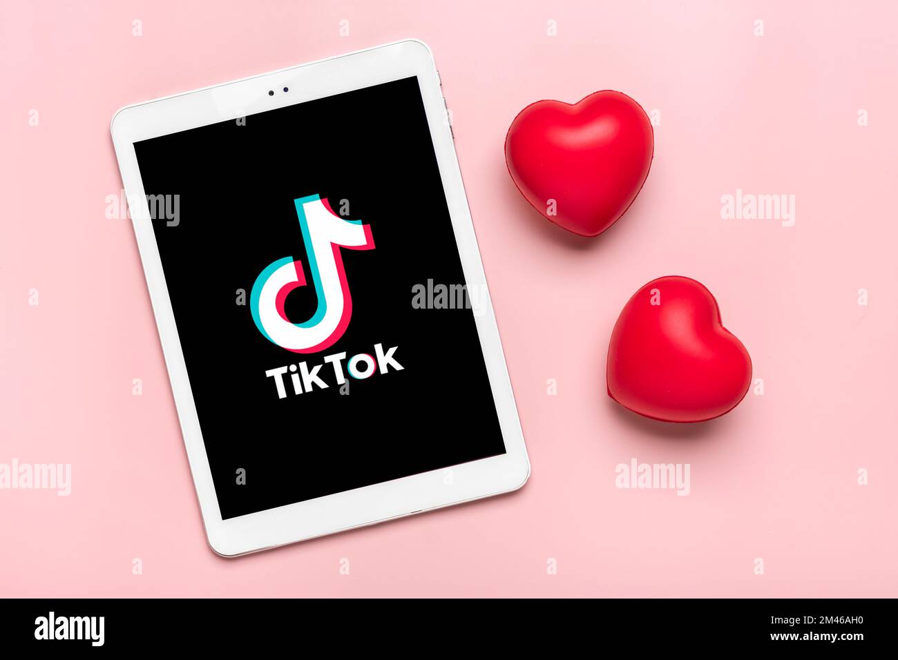 Tiktok logo pink hi-res stock photography and images - Alamy