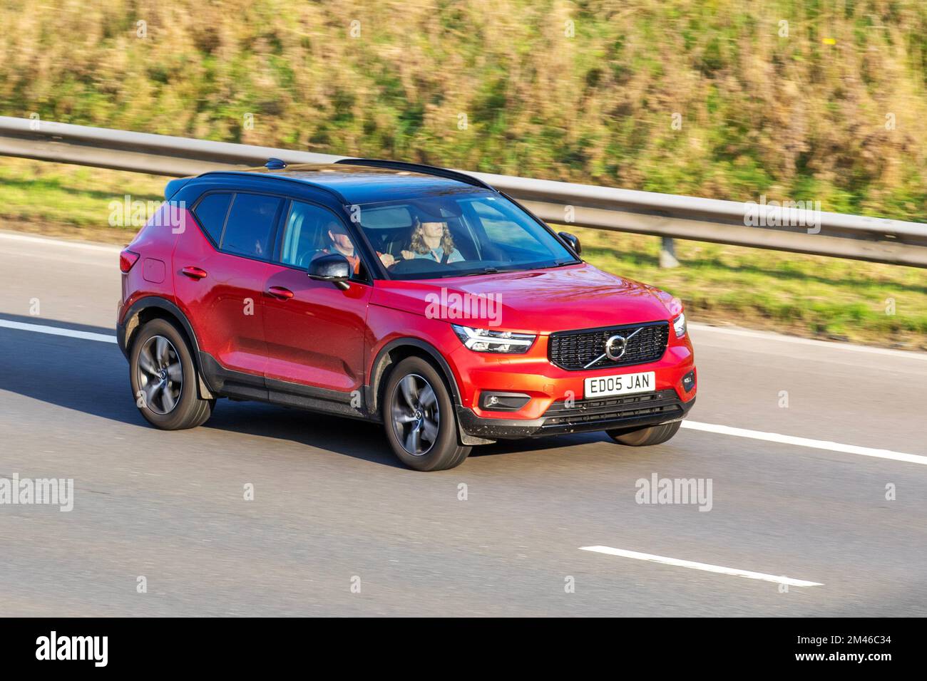 2020 volvo xc40 suv 1 5 t3 r design hi-res stock photography and images ...