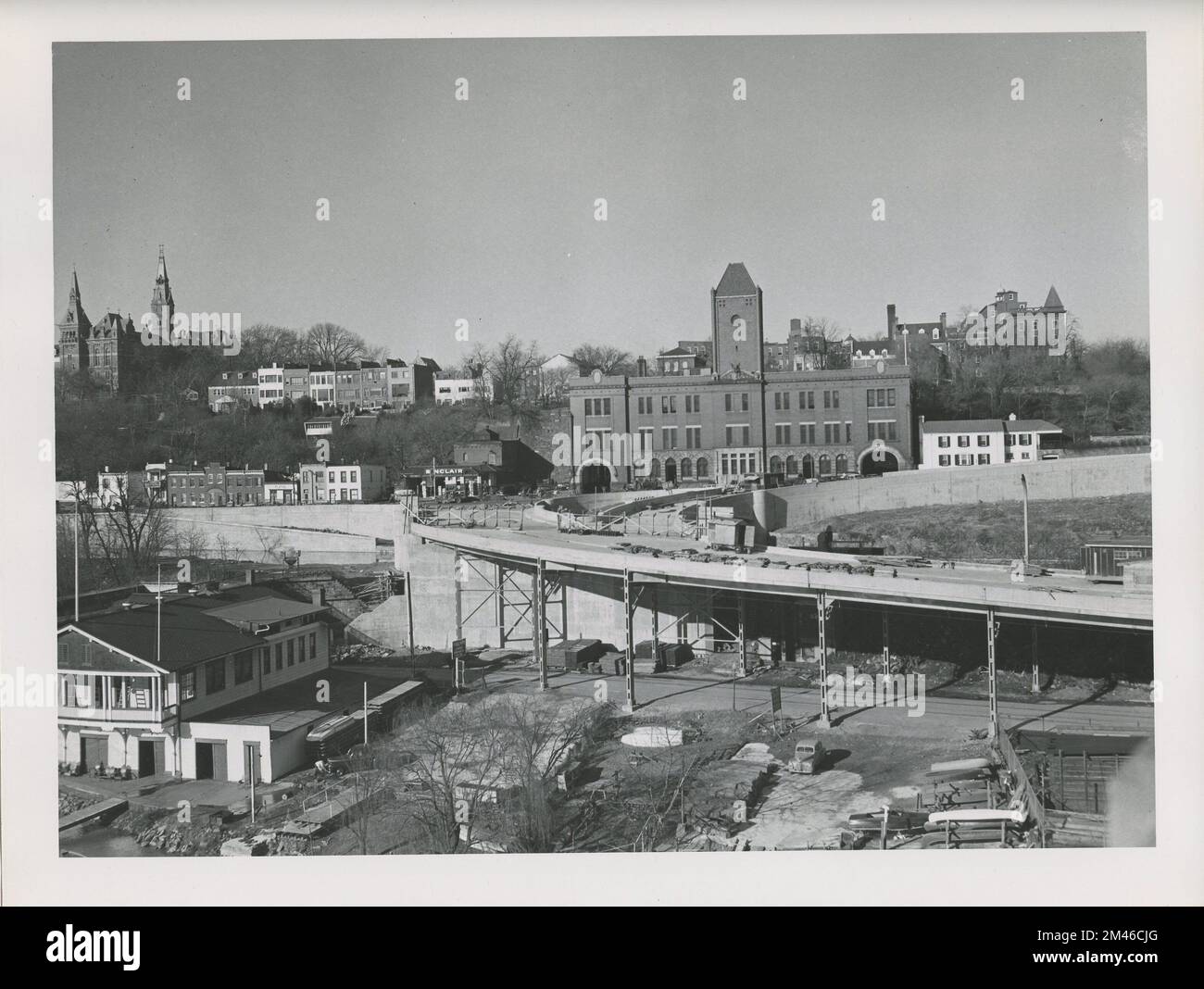Whitehurst Freeway. Original caption: Whitehurst Freeway. Photo by T. W ...