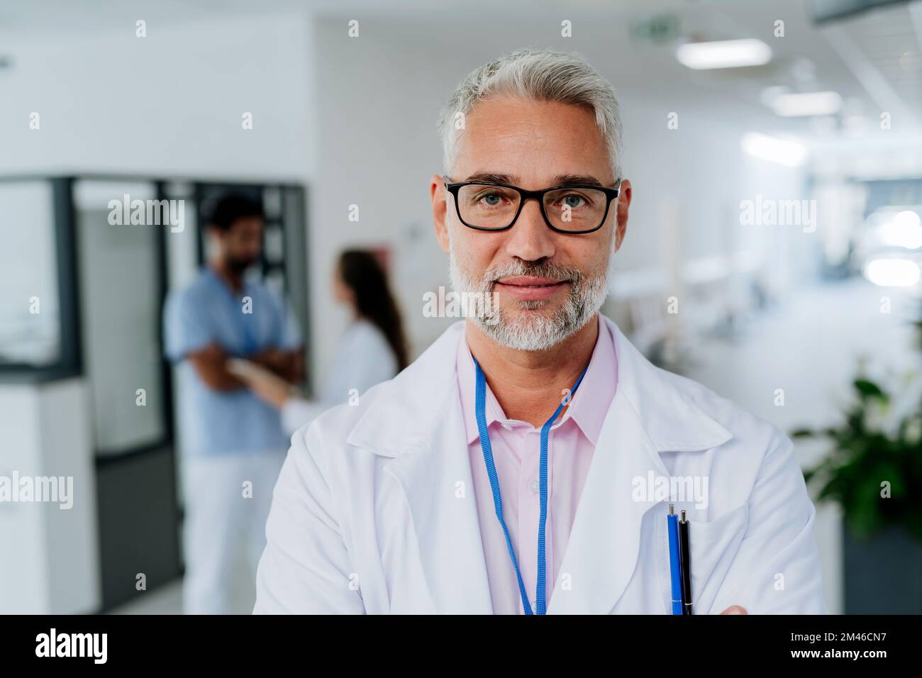 Happy doctor medic group medicine hi-res stock photography and images ...