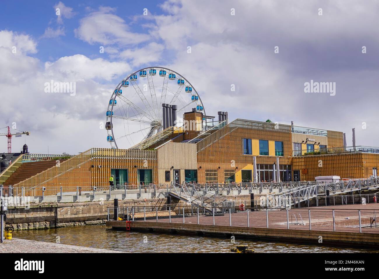 Allas Sea Pool, Riesenrad SkyWheel, Helsinki, Finnland Stock Photo - Alamy