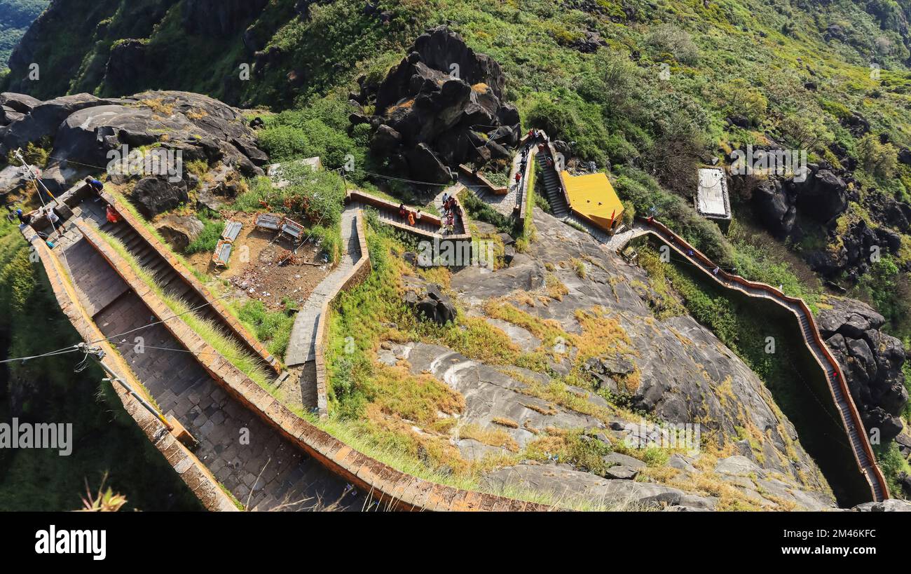 9999 steps to reach the temple of Guru Dattatreya Paduka Mandir, Girnar ...