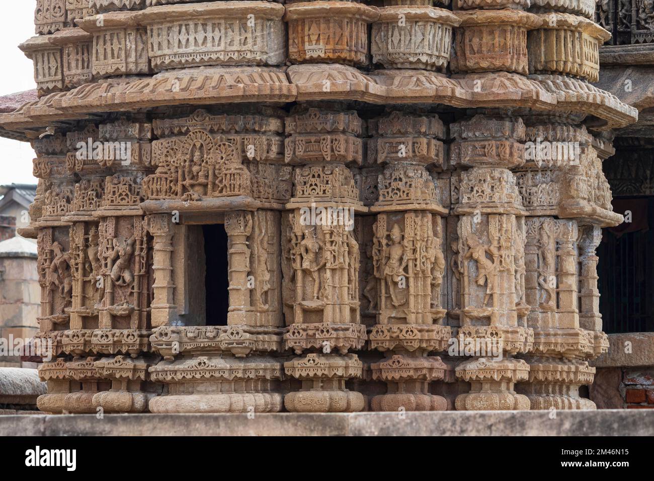 Carvings Sculptures of Hindu Gods on Munsar Lake Temples, Viramgam ...