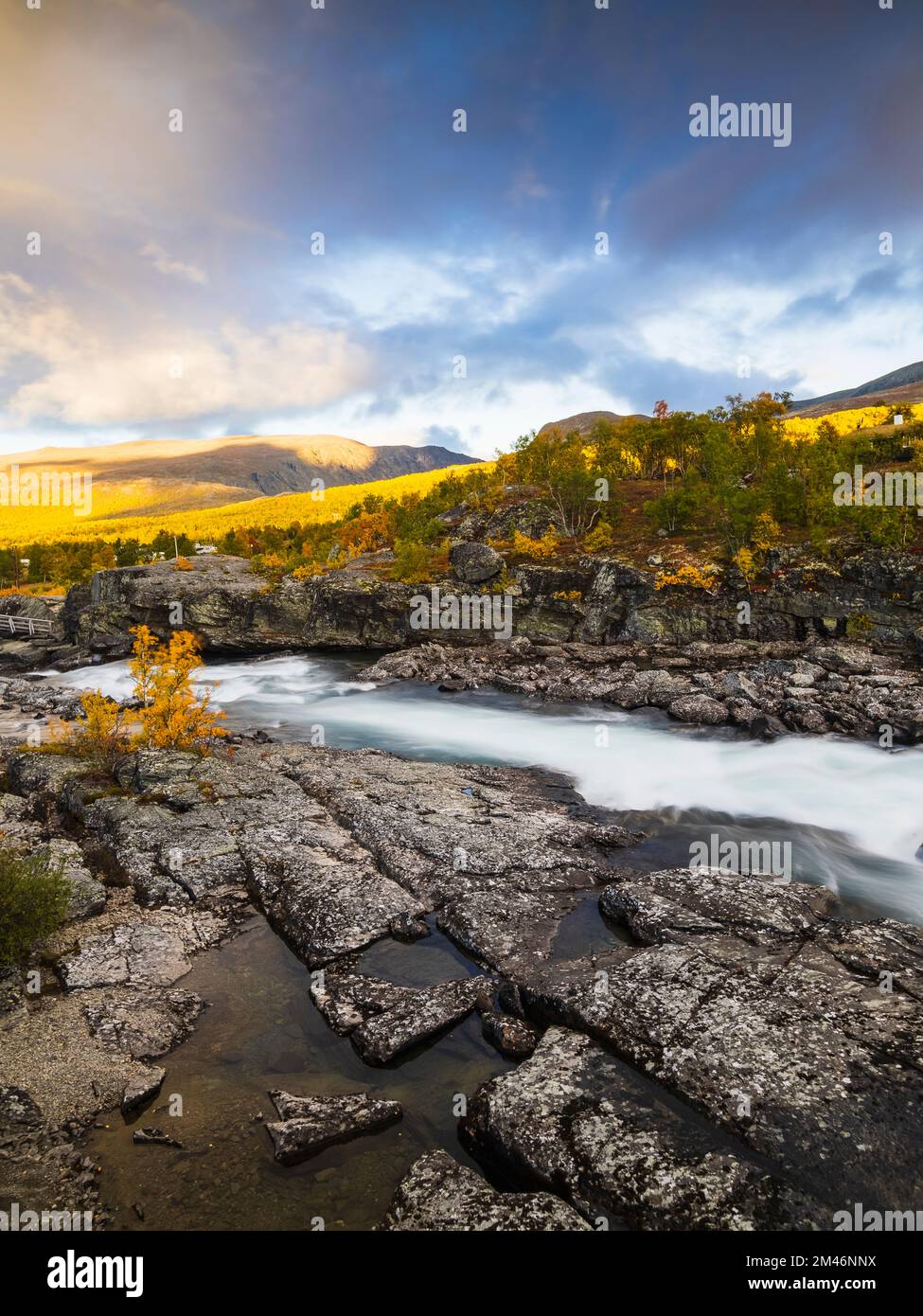 Daylight and small mountains hi-res stock photography and images - Alamy