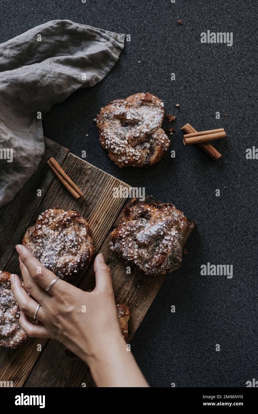 Hand food overhead hi-res stock photography and images - Alamy