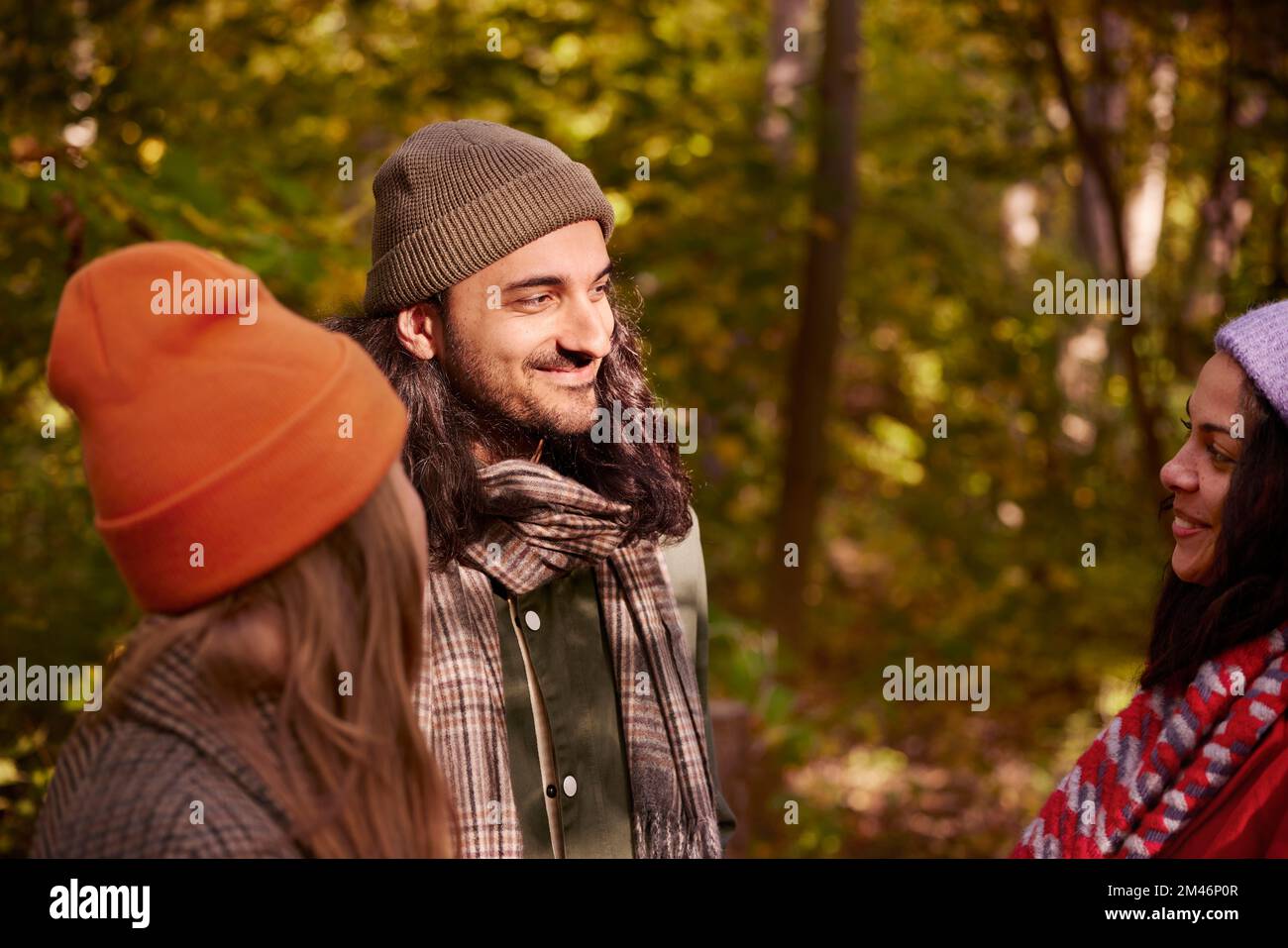 Women friends walk in the fall hi-res stock photography and images - Alamy