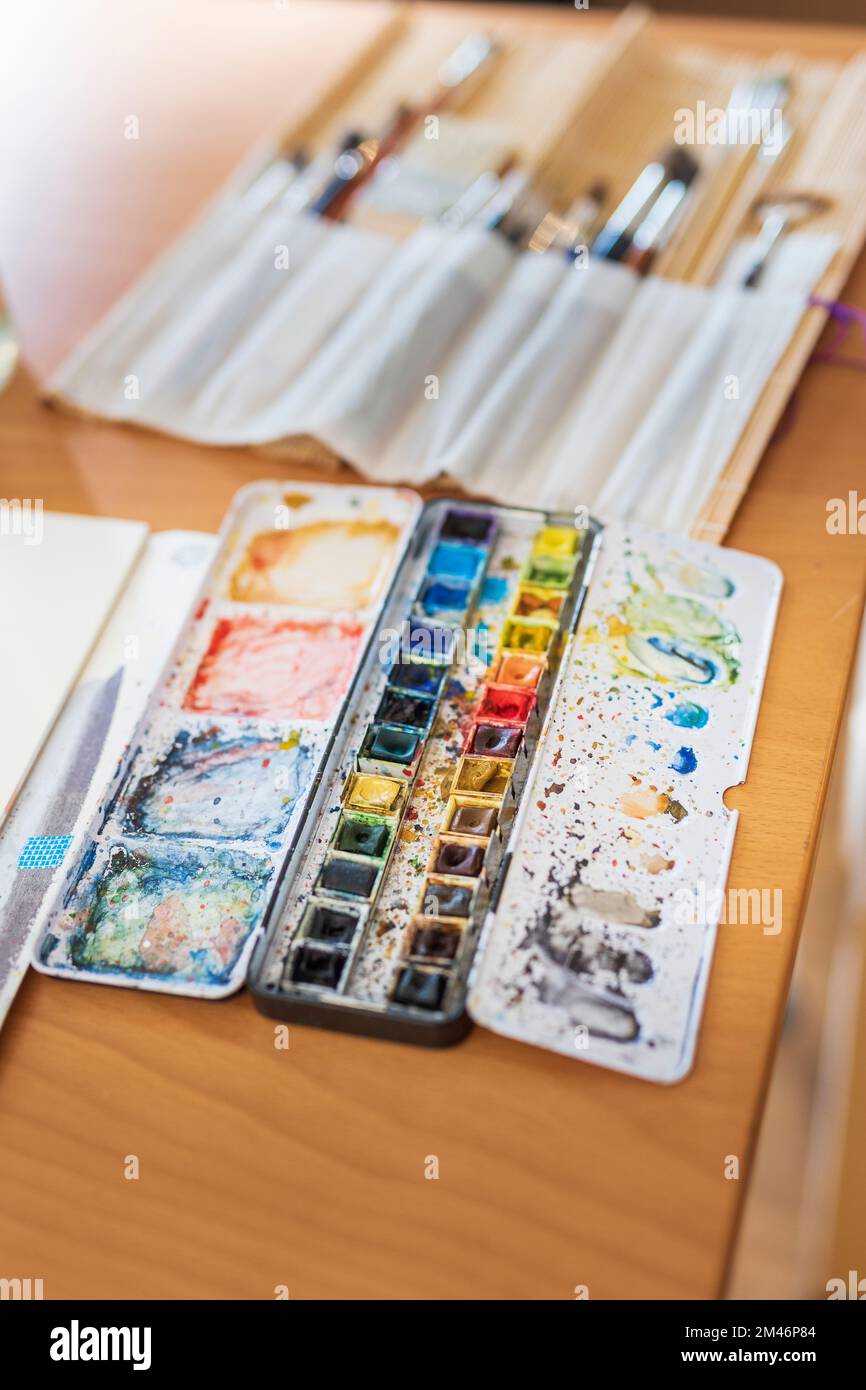 Watercolor palette box Stock Photo - Alamy