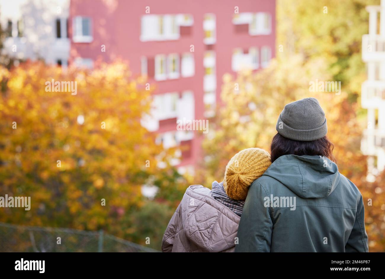 Happy couple in autumn scenery Stock Photo - Alamy
