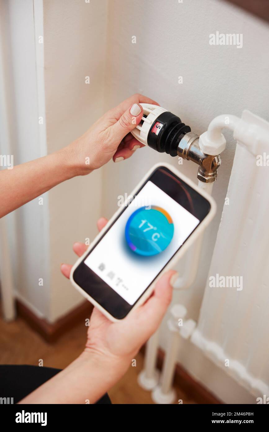 Smart thermostat display hi-res stock photography and images - Alamy
