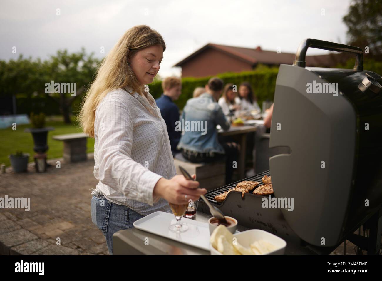 Food on barbecue hi-res stock photography and images - Alamy
