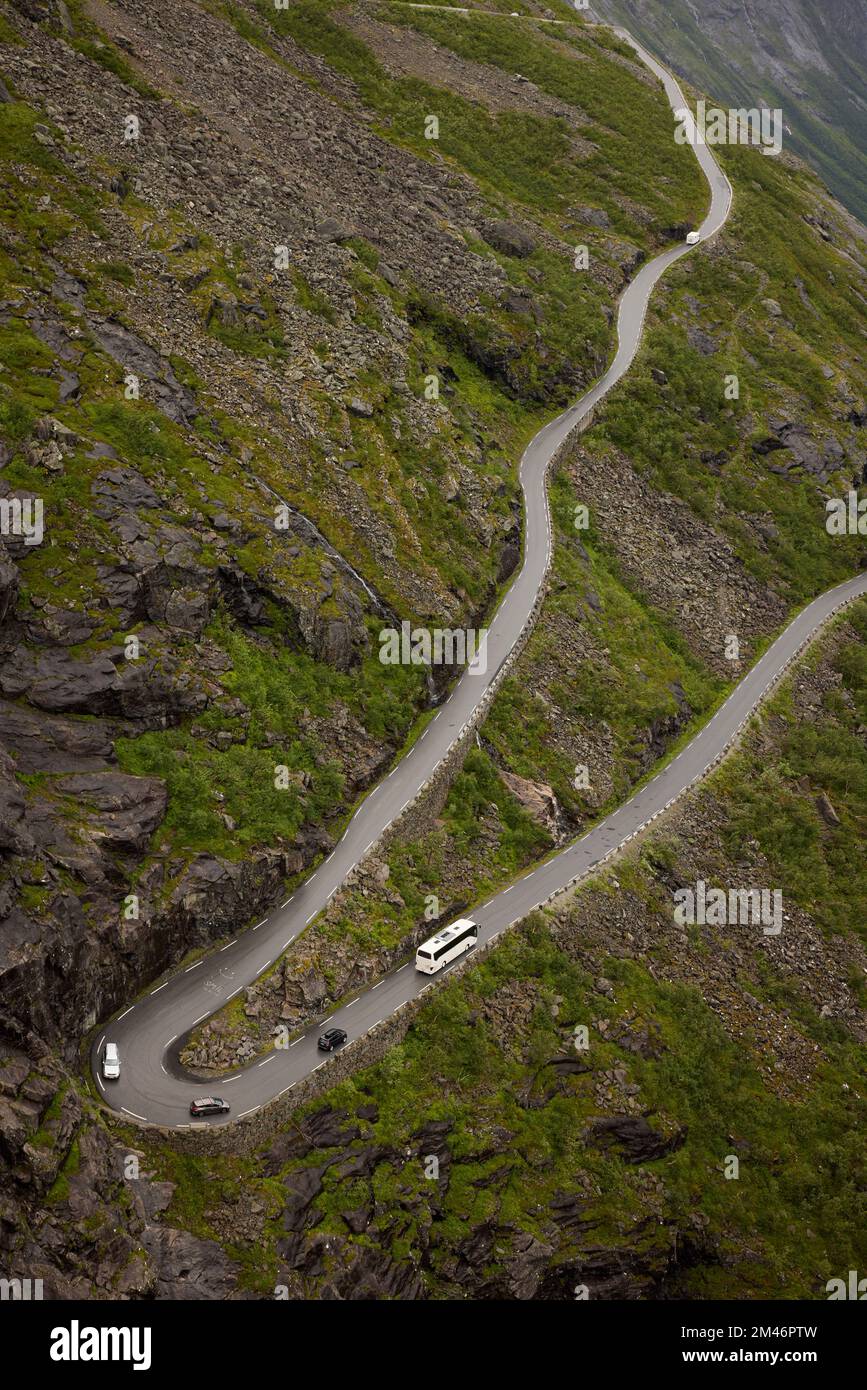 Curve road vehicles hi-res stock photography and images - Alamy