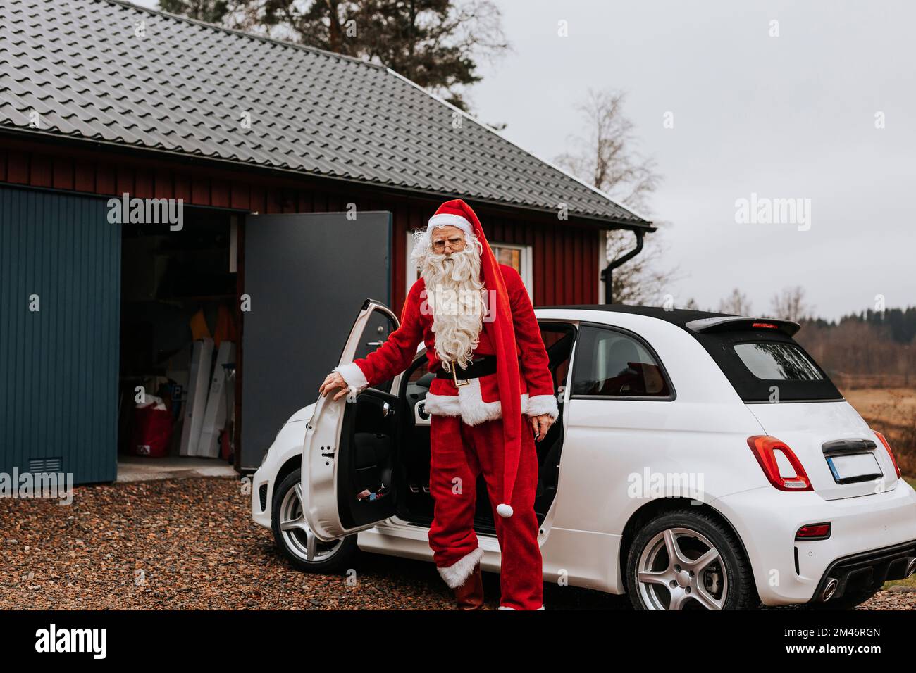 Costume in the car hi-res stock photography and images - Alamy