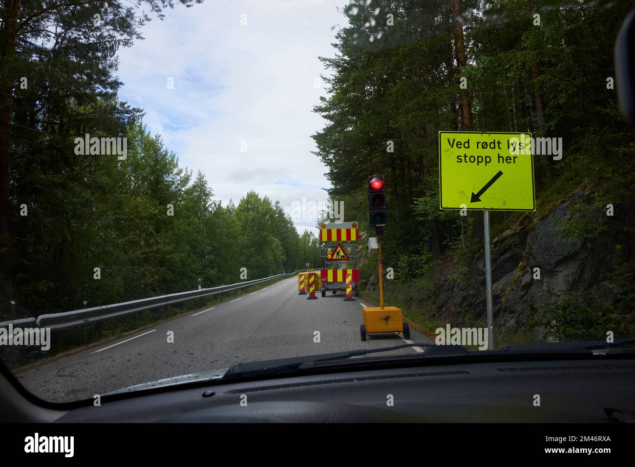 Roadworker stop sign hi-res stock photography and images - Alamy