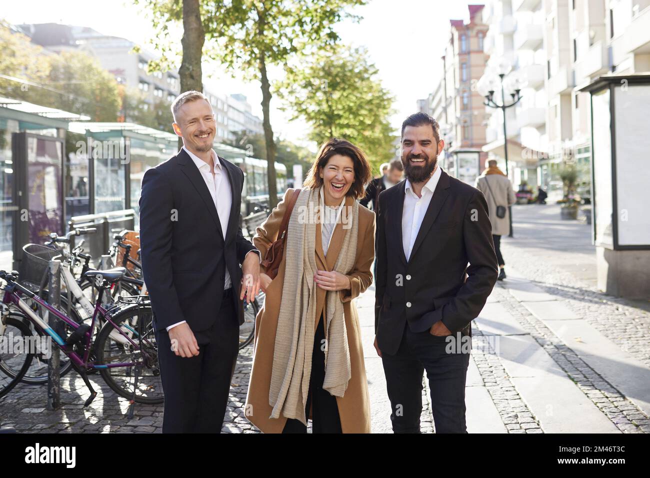 Colleagues bond hi-res stock photography and images - Alamy