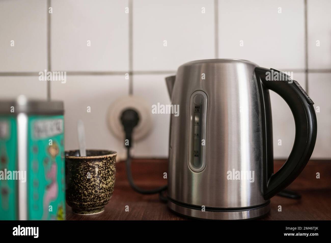 Inside electric kettle hi-res stock photography and images - Alamy