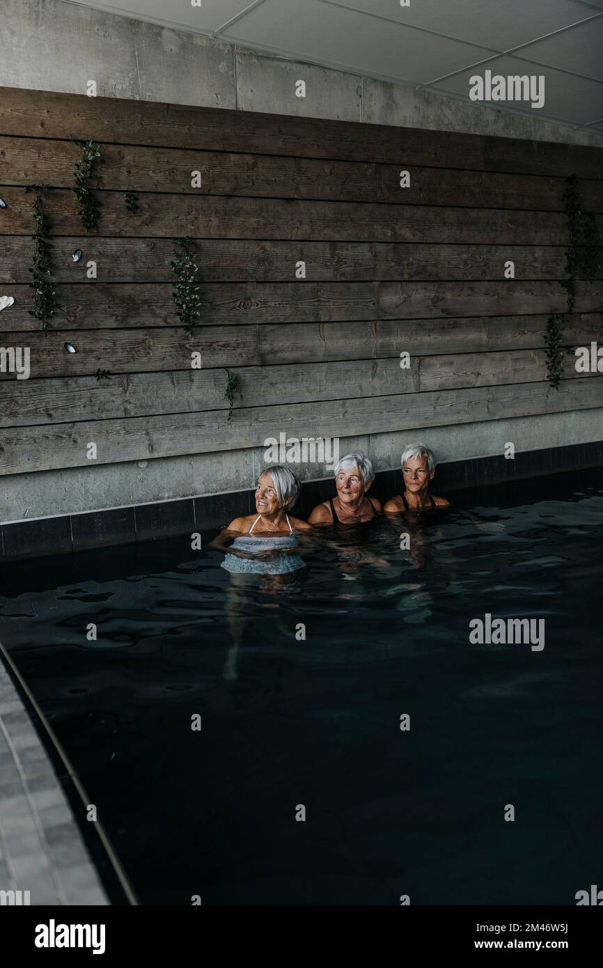 Women in spa pool hi-res stock photography and images - Alamy