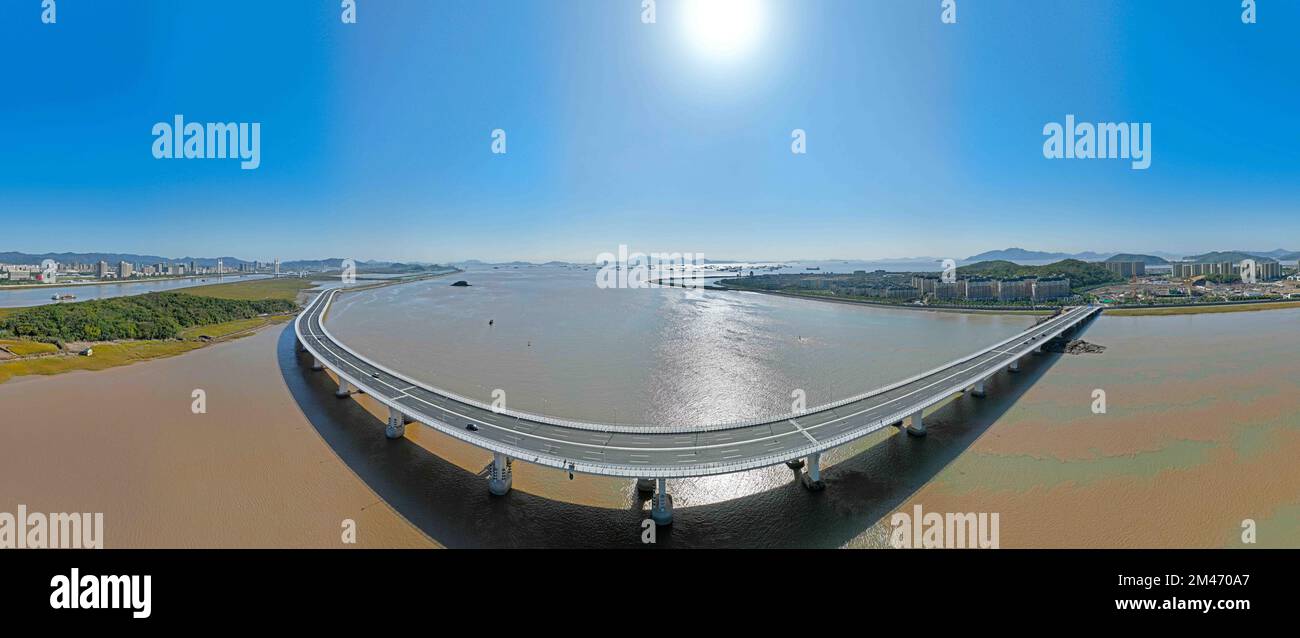 Aerial photo shows the Chashan Bridge in trial operation in Zhoushan ...