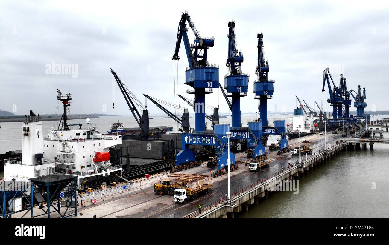 Aerial photos show foreign ships from New Zealand, Australia and other ...