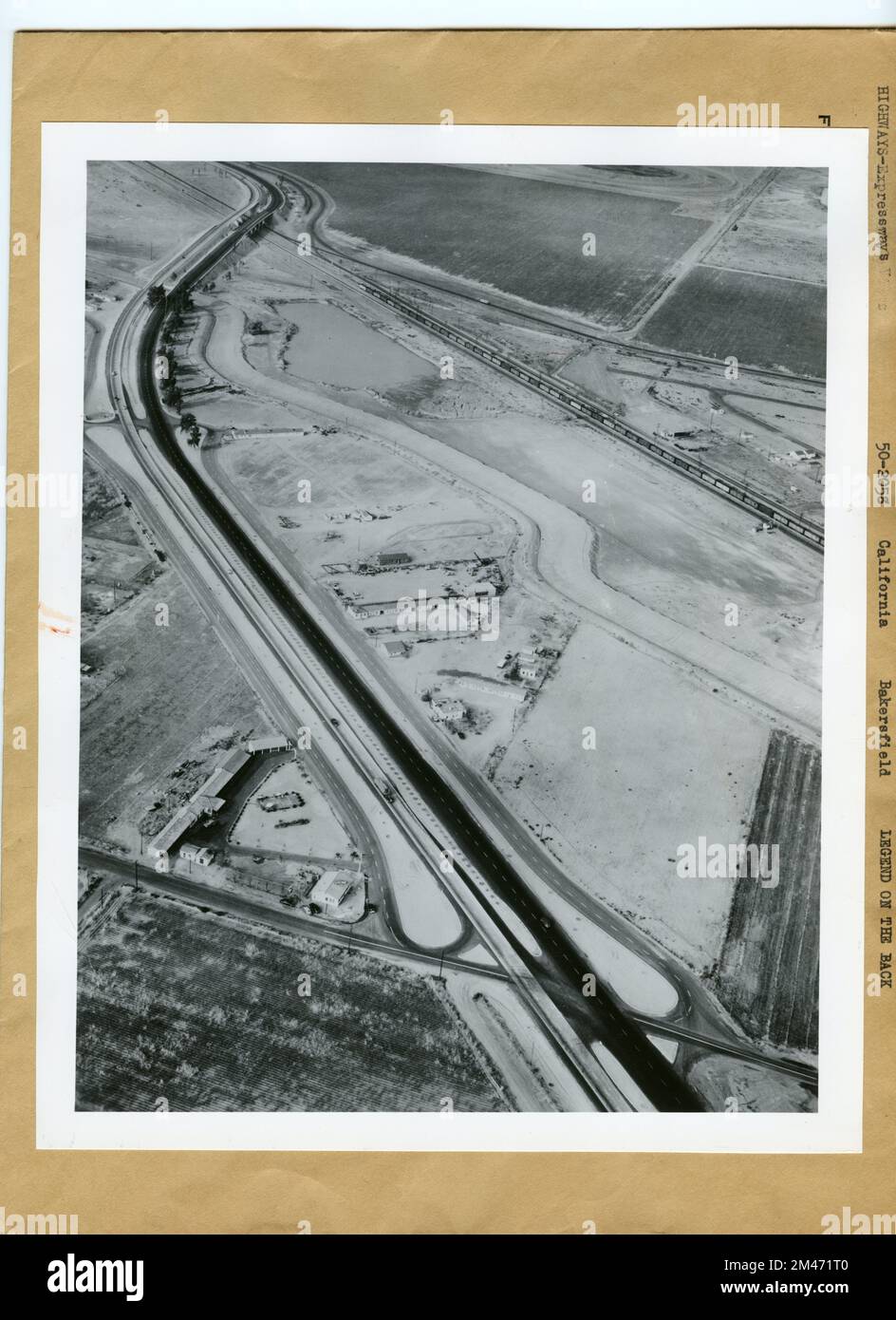 Four lane freeway hi-res stock photography and images - Alamy