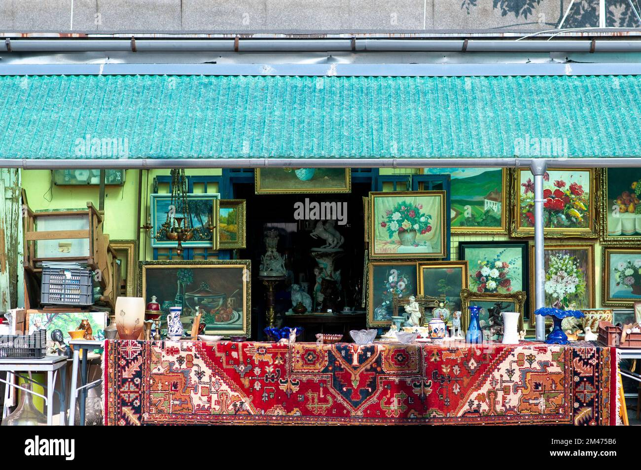 Ecseri Flea Market, the largest antique market in Budapest, Hungary ...