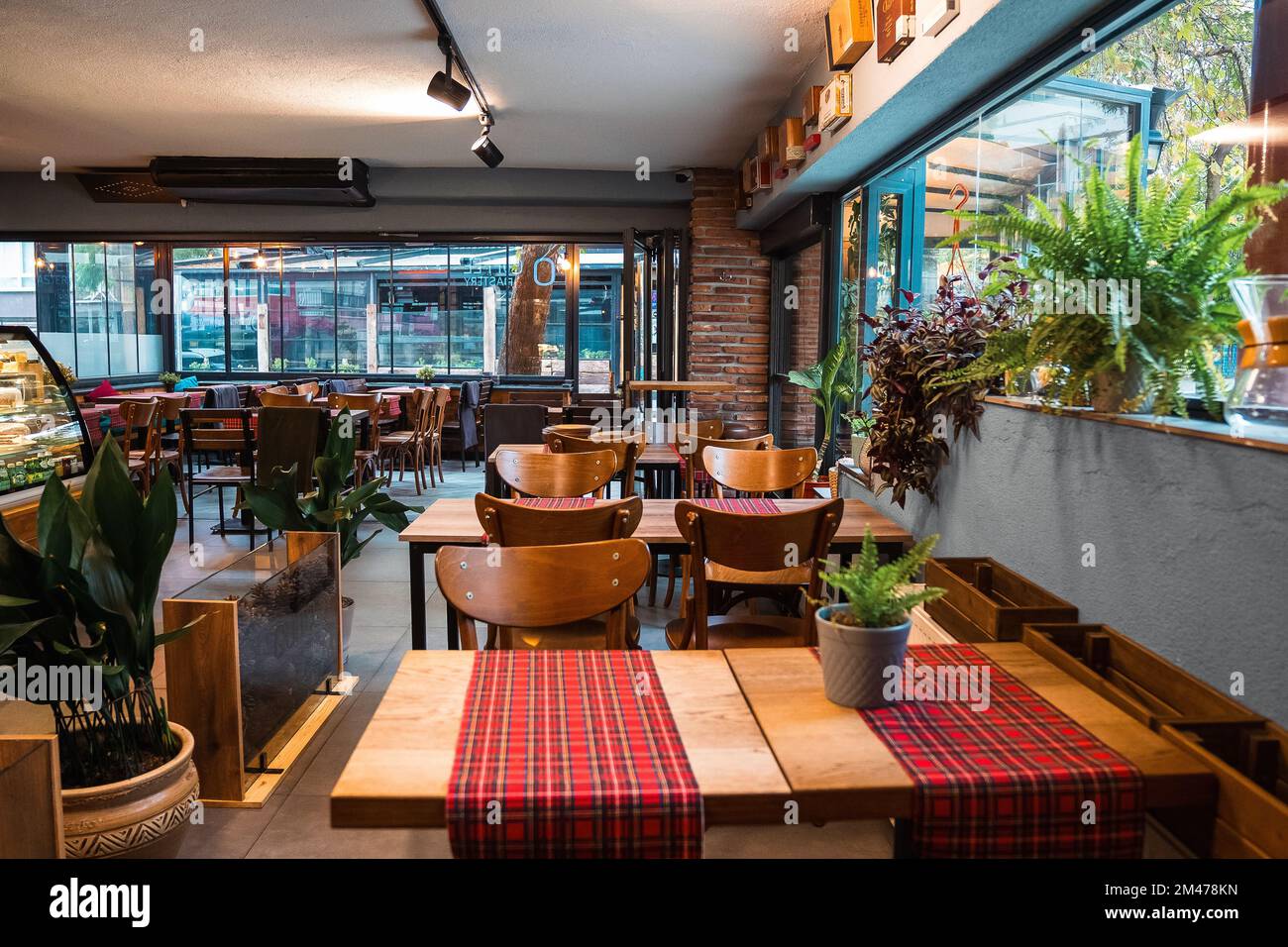 Nice and empty coffee shop Stock Photo - Alamy